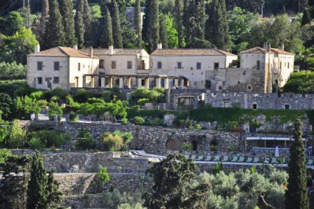 Αυτό είναι το πιο ρομαντικό ξενοδοχείο της Πελοποννήσου με βαθμολογία ...