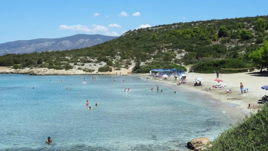 Πελοπόννησος: 5 υπέροχες παραλίες για να κάνετε τις βουτιές σας αυτό το ...