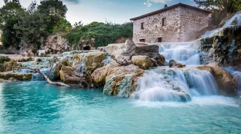 Λουτράκι: 5 λόγοι που το κάνουν κορυφαίο city break προορισμό!
