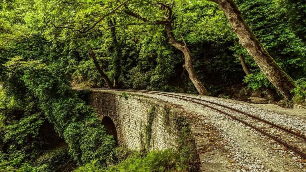 Ταξίδι με τρένο: 3 μαγευτικές διαδρομές σε όλη την Ελλάδα!