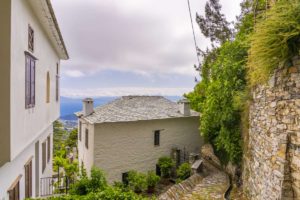 Μακρινίτσα: Το "μπαλκόνι" του Πηλίου με την ωραιότερη πλατεία της ...