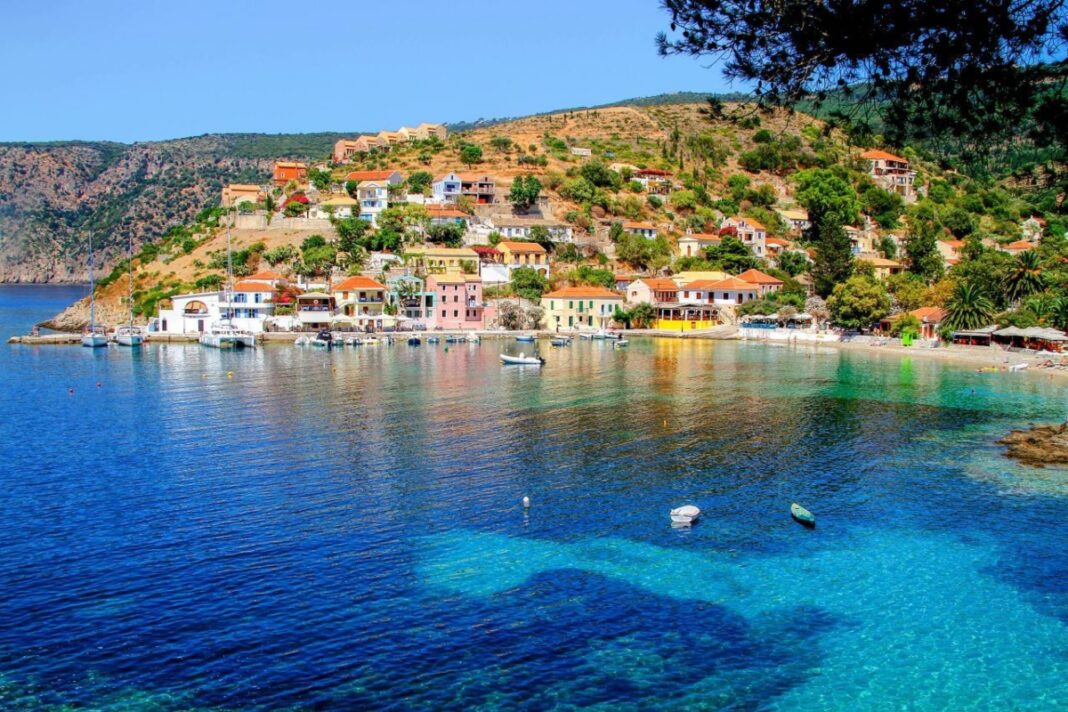 10 παραθαλάσσια γραφικά χωριά, ιδανικοί προορισμοί για καλοκαιρινές ...