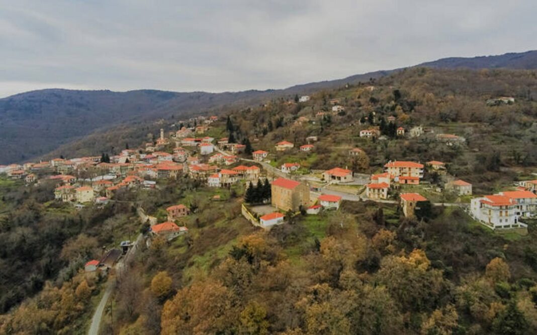 Καστρί: Tο πανέμορφο «Πήλιο» της Ορεινής Αρκαδίας μέσα σε αλπικό τοπίο