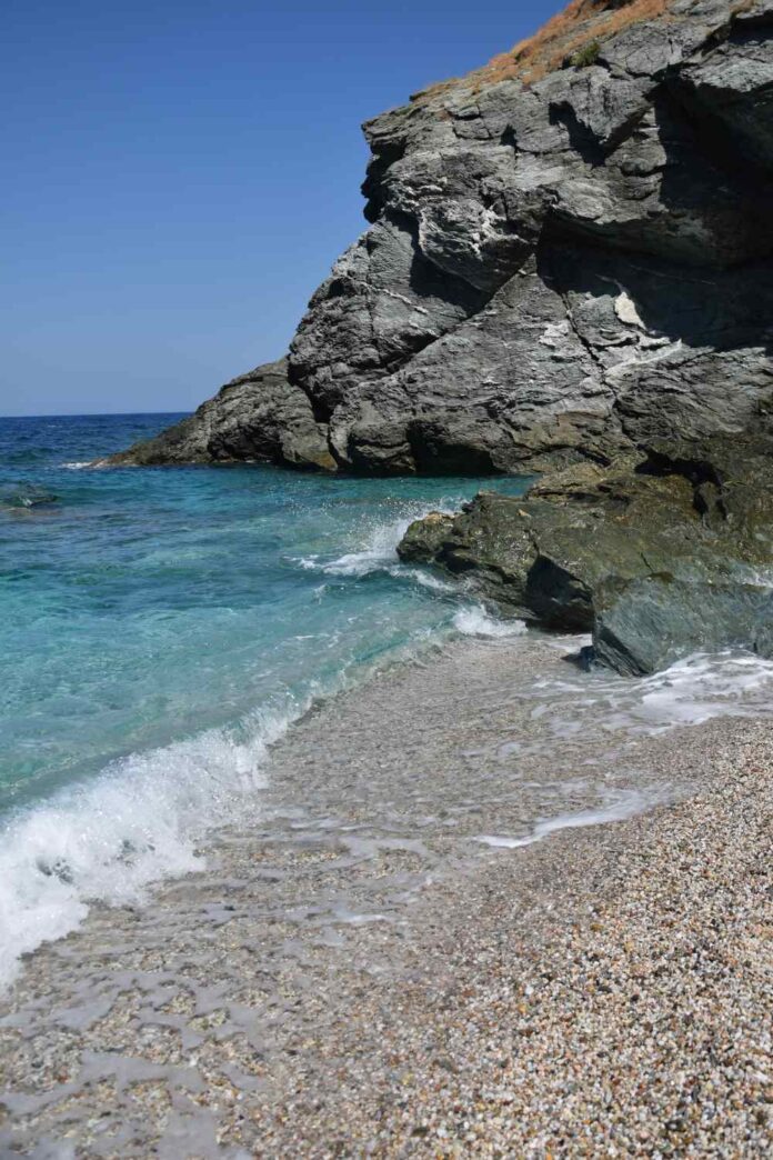 Κάρυστος: Ένας επίγειος παράδεισος μια ανάσα από την Αθήνα