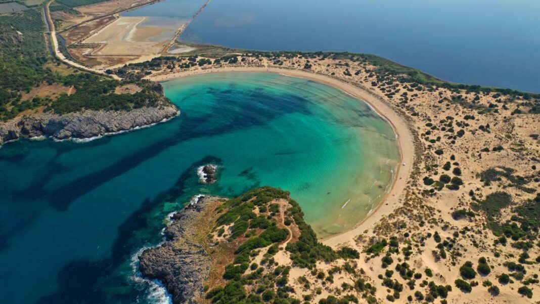 Η διάσημη παραλία της Μεσσηνίας που είναι ανάμεσα στις ομορφότερες ...