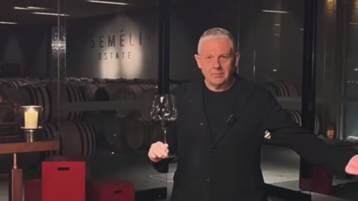 Νεμέα: Ο Τάσος Δούσης επισκέπτεται το εξαιρετικό Κτήμα Semeli