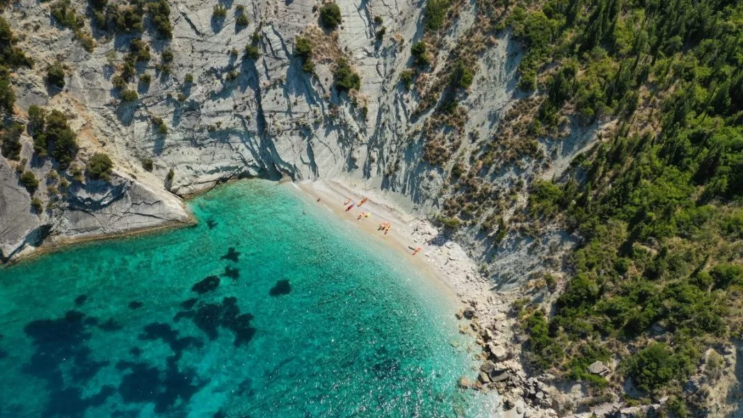 Ιθάκη: Πλήρης οδηγός για ονειρεμένες διακοπές στο νησί του Οδυσσέα