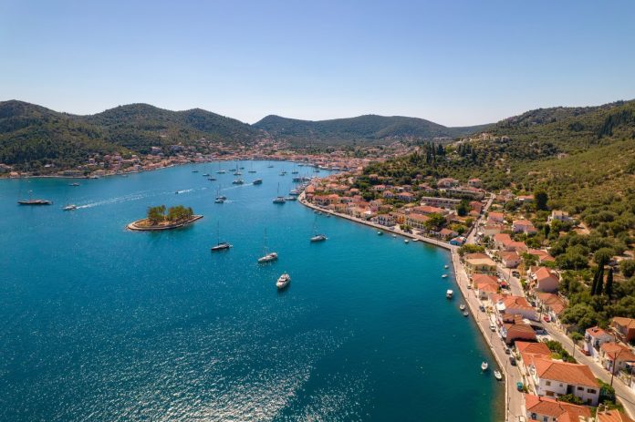Ιθάκη: Πλήρης οδηγός για ονειρεμένες διακοπές στο νησί του Οδυσσέα