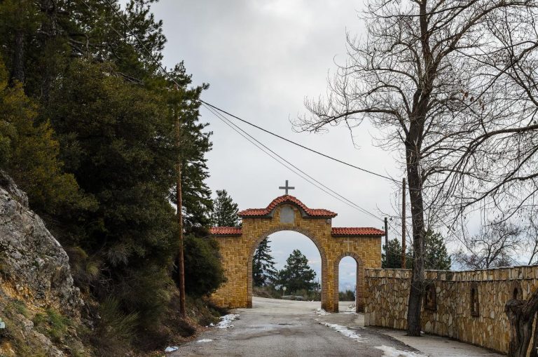 Τρίκαλα Κορινθίας: Πλήρης οδηγός για όσα θα δείτε και θα κάνετε σε έναν ...