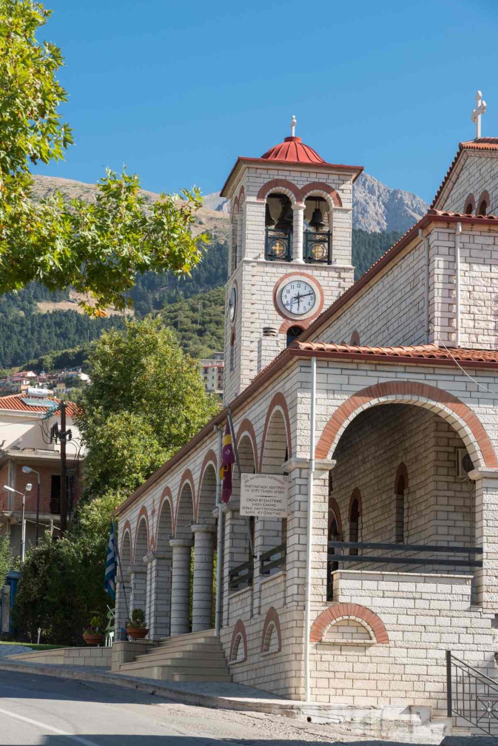 Καρπενήσι: Η «Ελβετία» της Ελλάδας