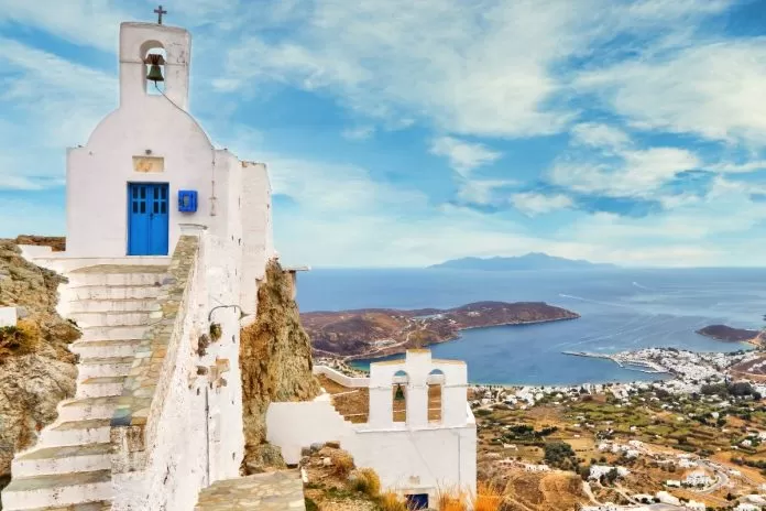 Σέριφος: Ο οδηγός του Τάσου Δούση για το όμορφο Κυκλαδονήσι